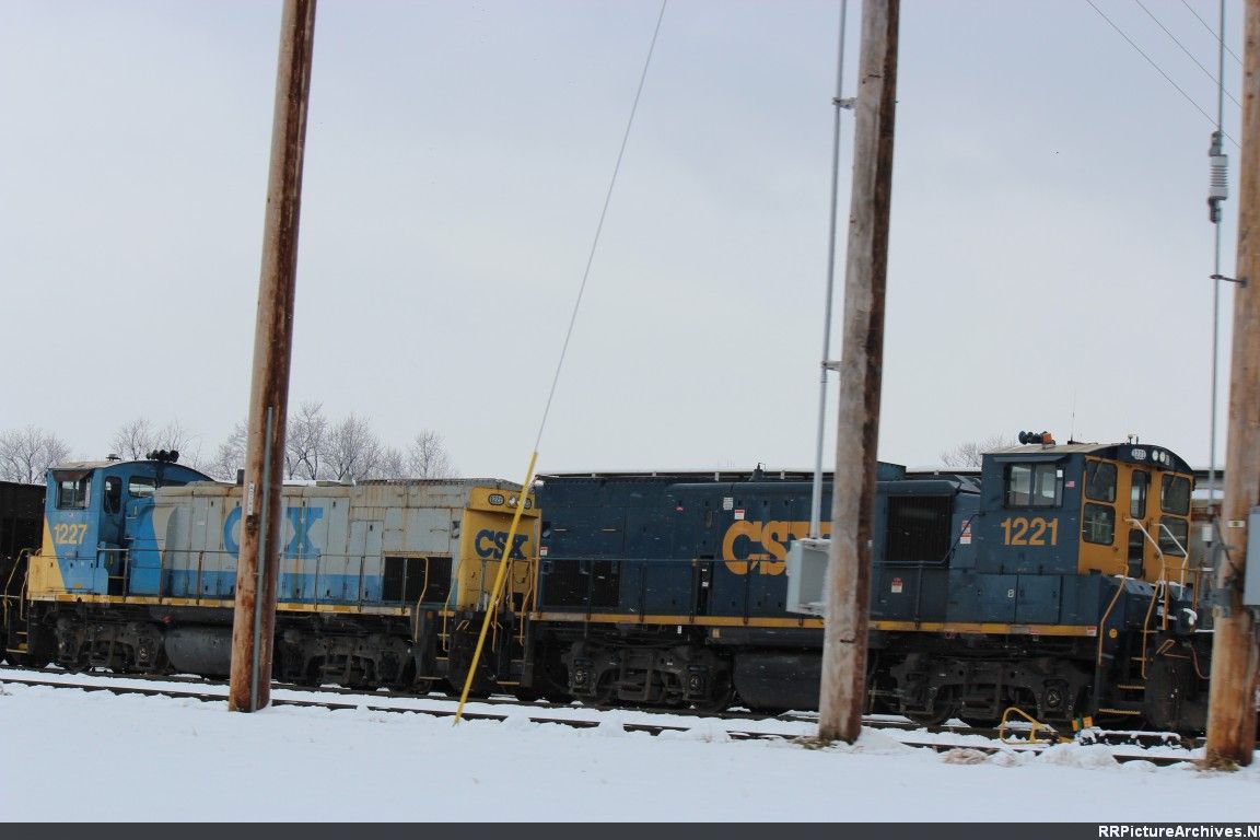 CSX 1221 1227